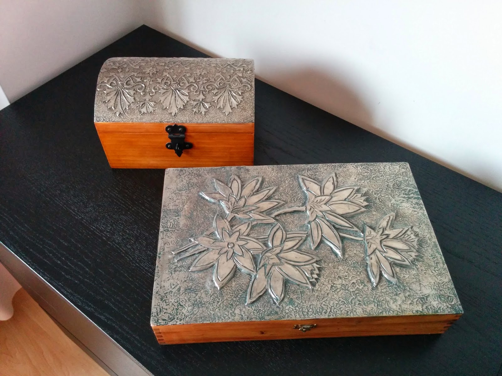 MIS TRABAJOS DE MANUALIDADES: Tutorial: Cómo repujar estaño paso a paso